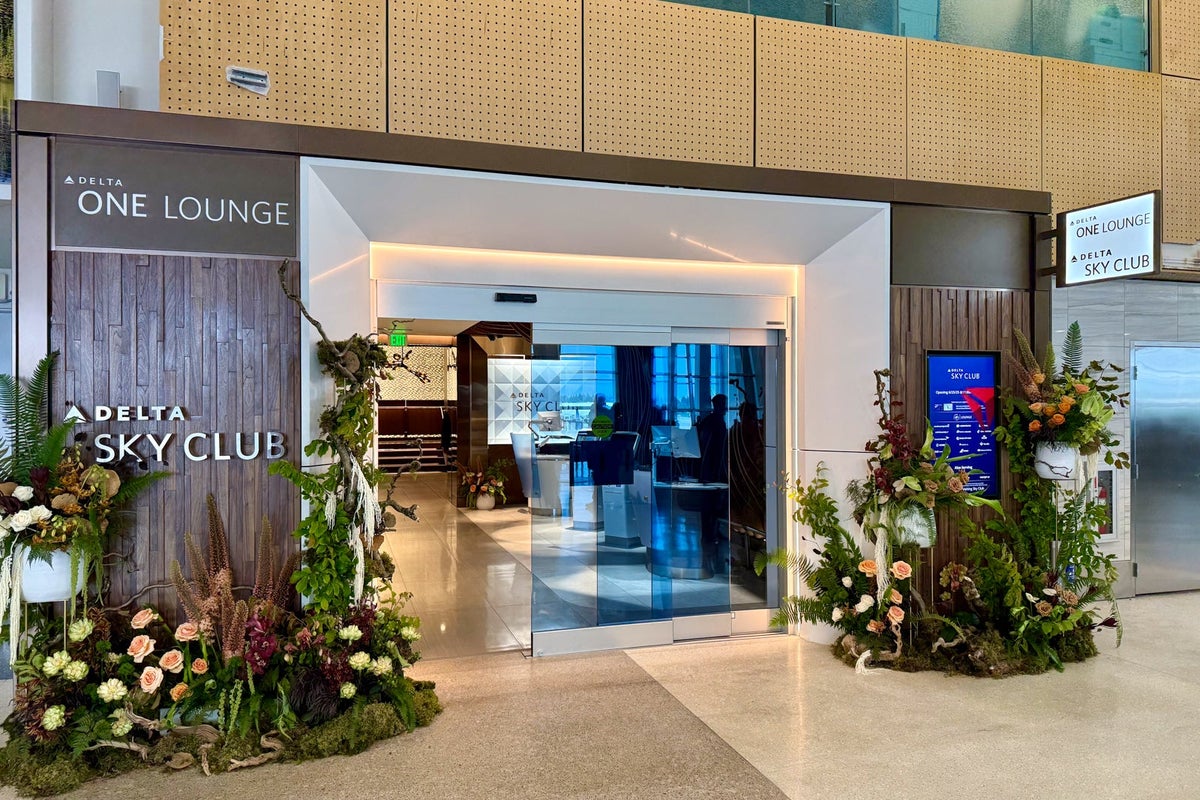 Delta's stunning new Seattle business-class lounge is its most unique ...
