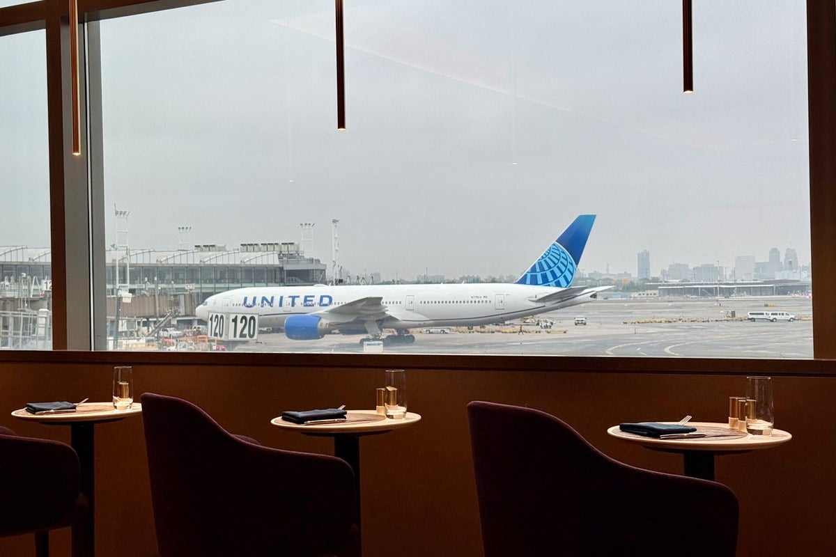 United expands Newark Polaris Lounge with beautiful new dining room ...
