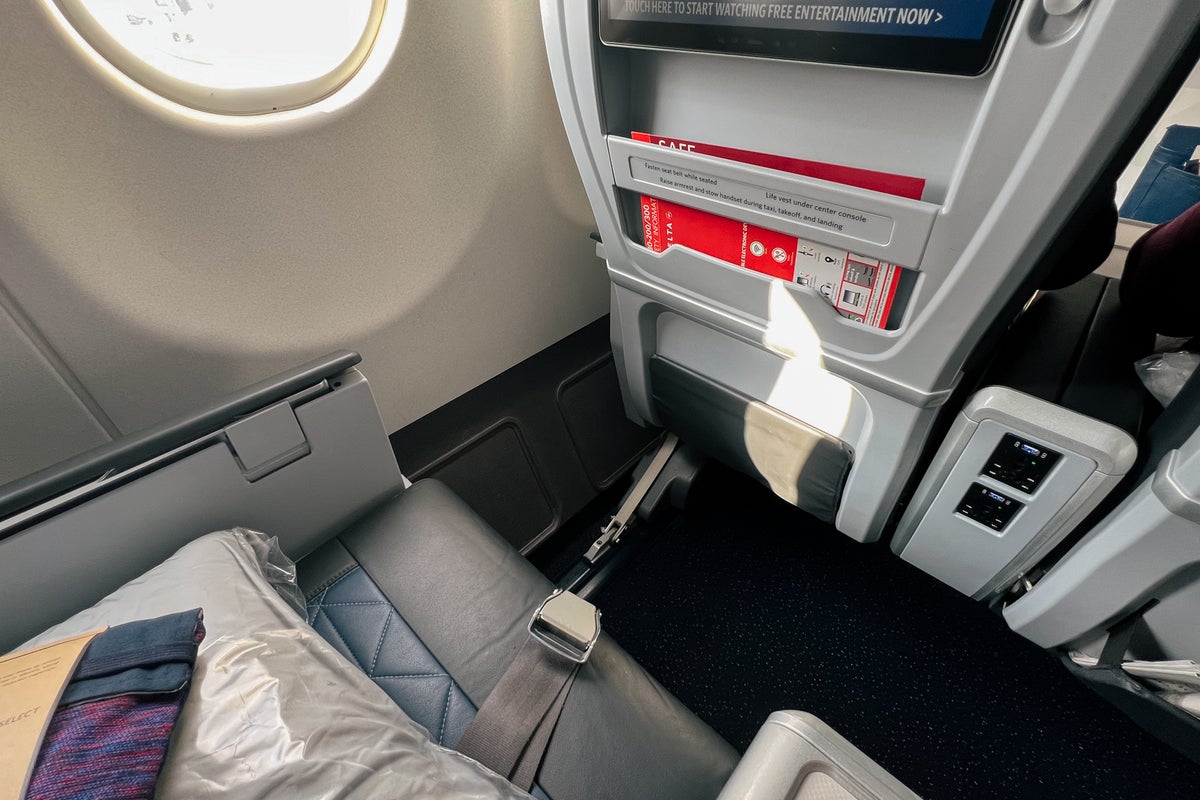 Delta Premium Economy: What is it and is it worth it? - The Points Guy