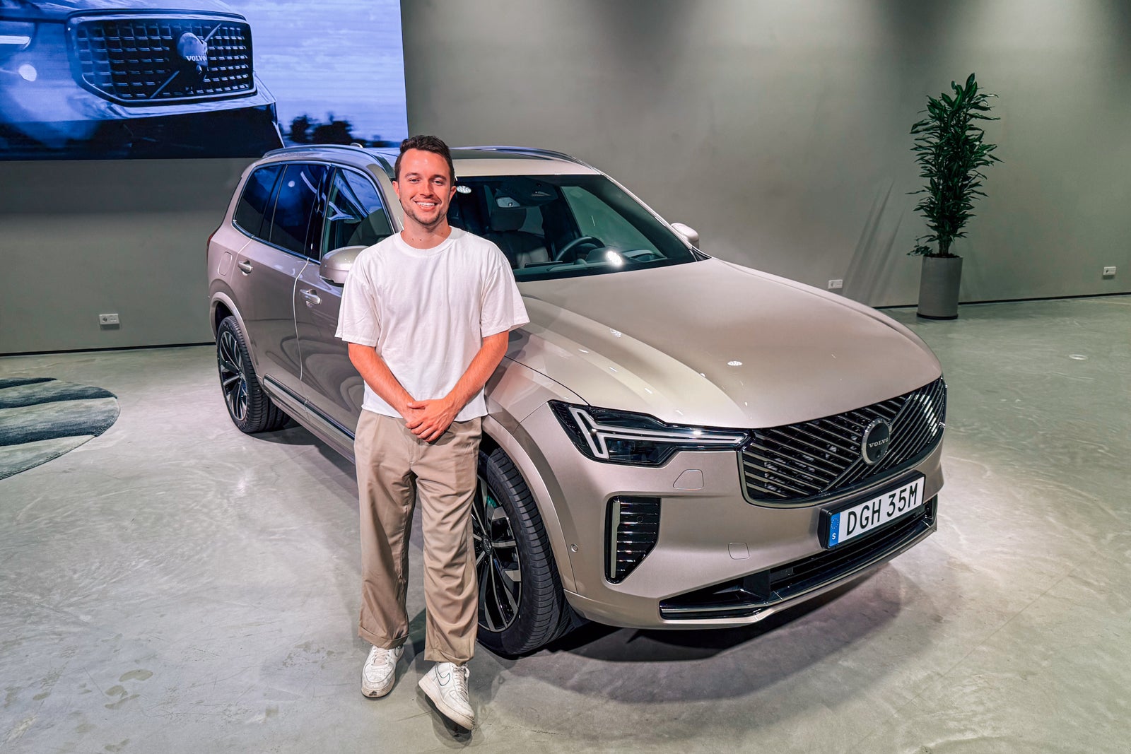 Volvo Overseas Delivery Program: How buying a car turns into a European vacation - The Points Guy