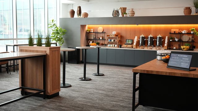 American Airlines debuts first grab-and-go lounge in Charlotte - The ...