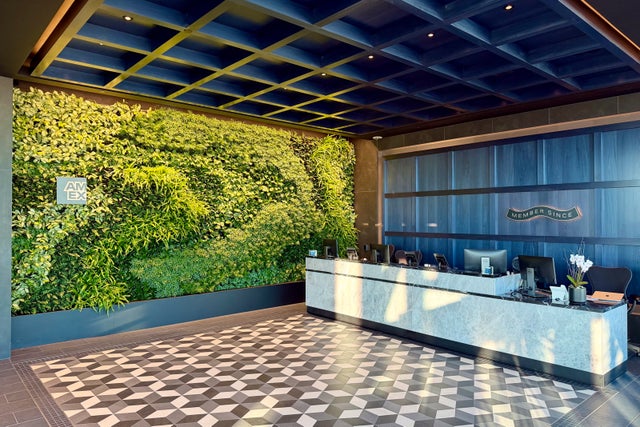 Best US airport lounge networks, according to JD Power - The Points Guy