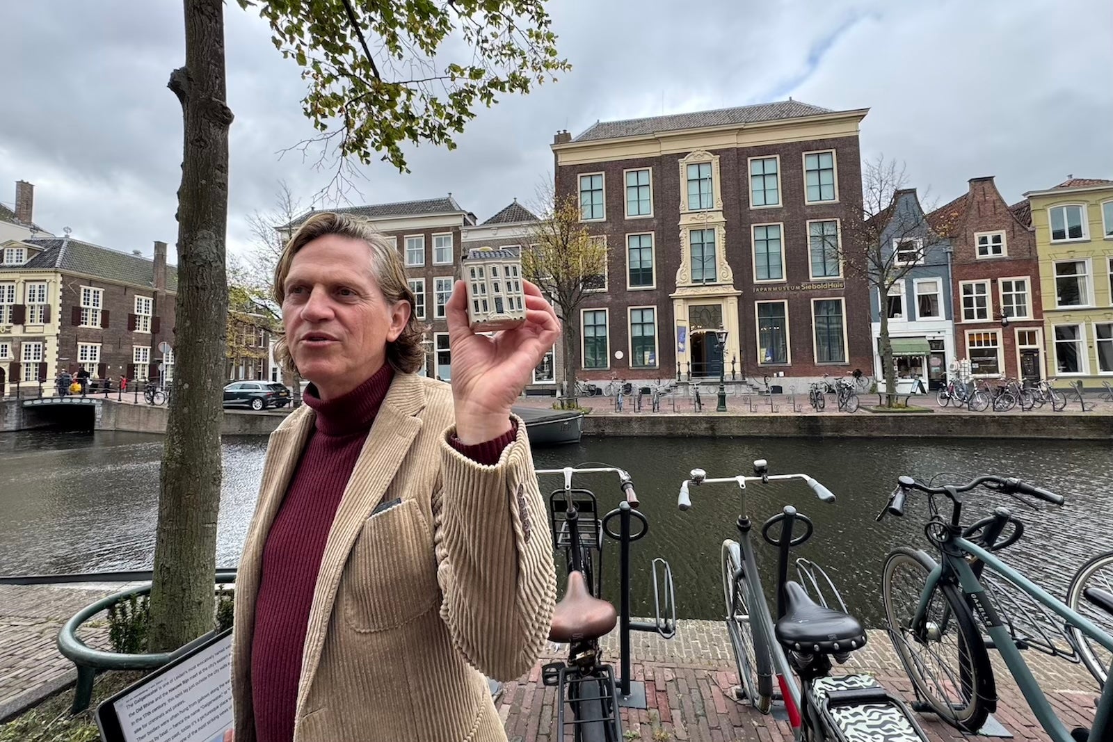KLM's 106th Delft house collectible is a historic Leiden home - The ...