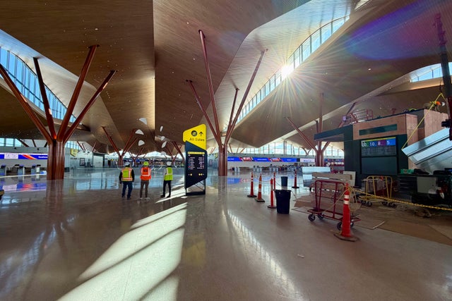 Pittsburgh opens new terminal with refreshed wayfinding - EscapeSoul