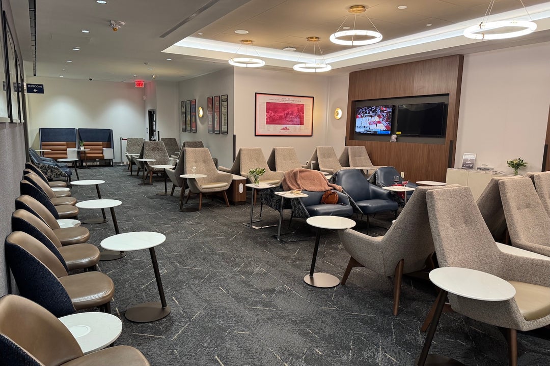 Delta just doubled the size of its Philly Sky Club - The Points Guy