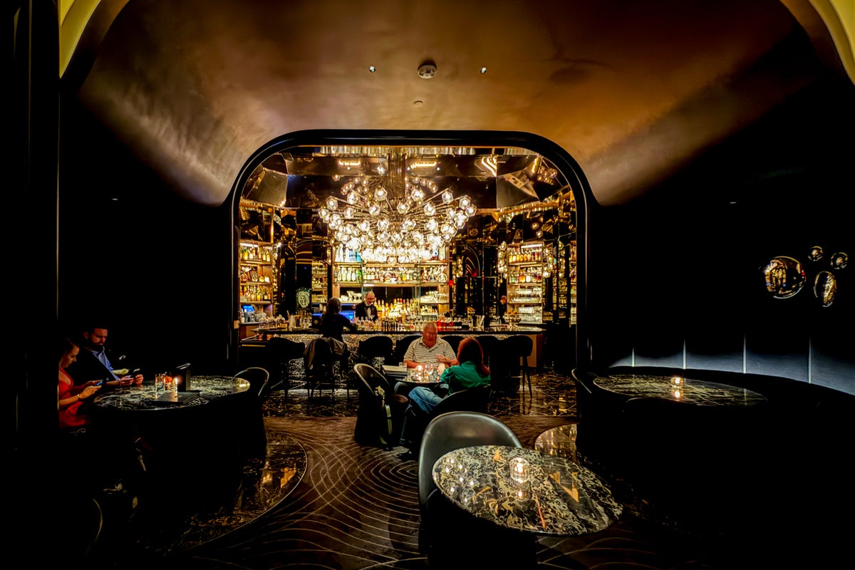 Planning a trip to Las Vegas? How you can save money and earn more ...
