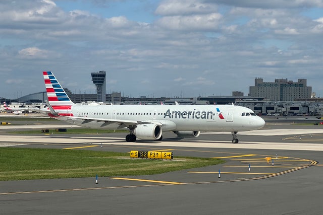 Should you get an airline card to offset bag fees? We did the math ...