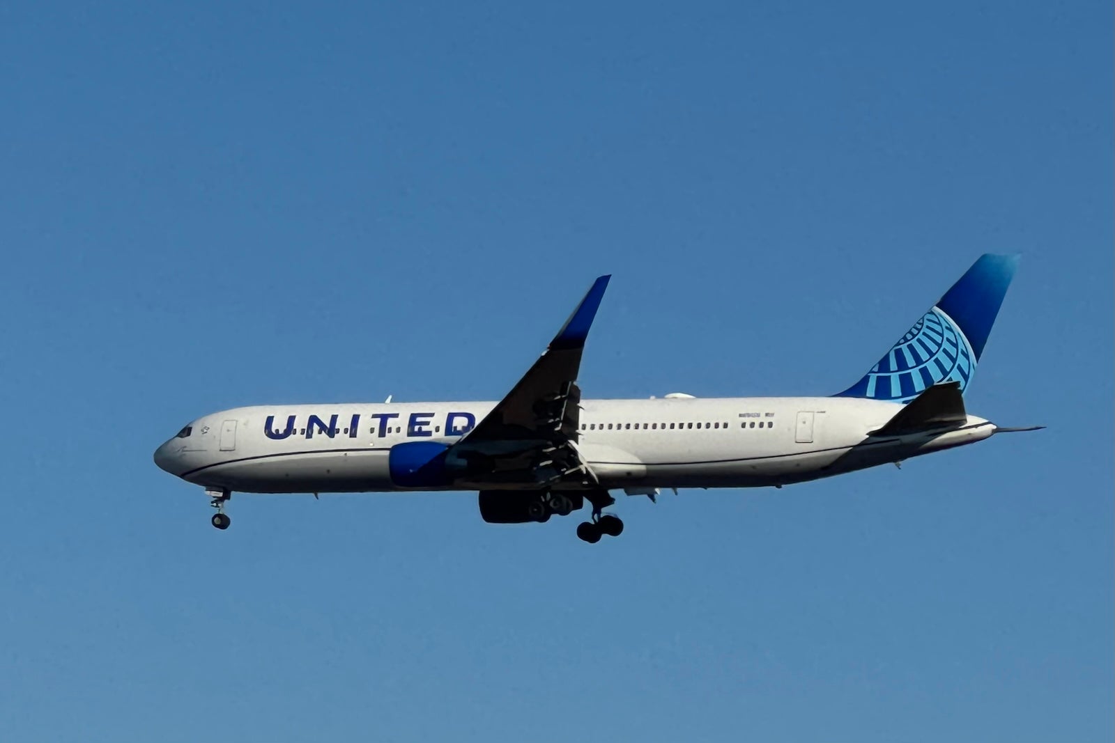 Fuel fallout: United has hiked fares 5 times, may not be done - The ...