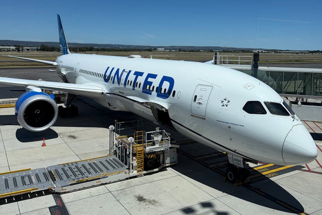 Should you get an airline card to offset bag fees? We did the math ...