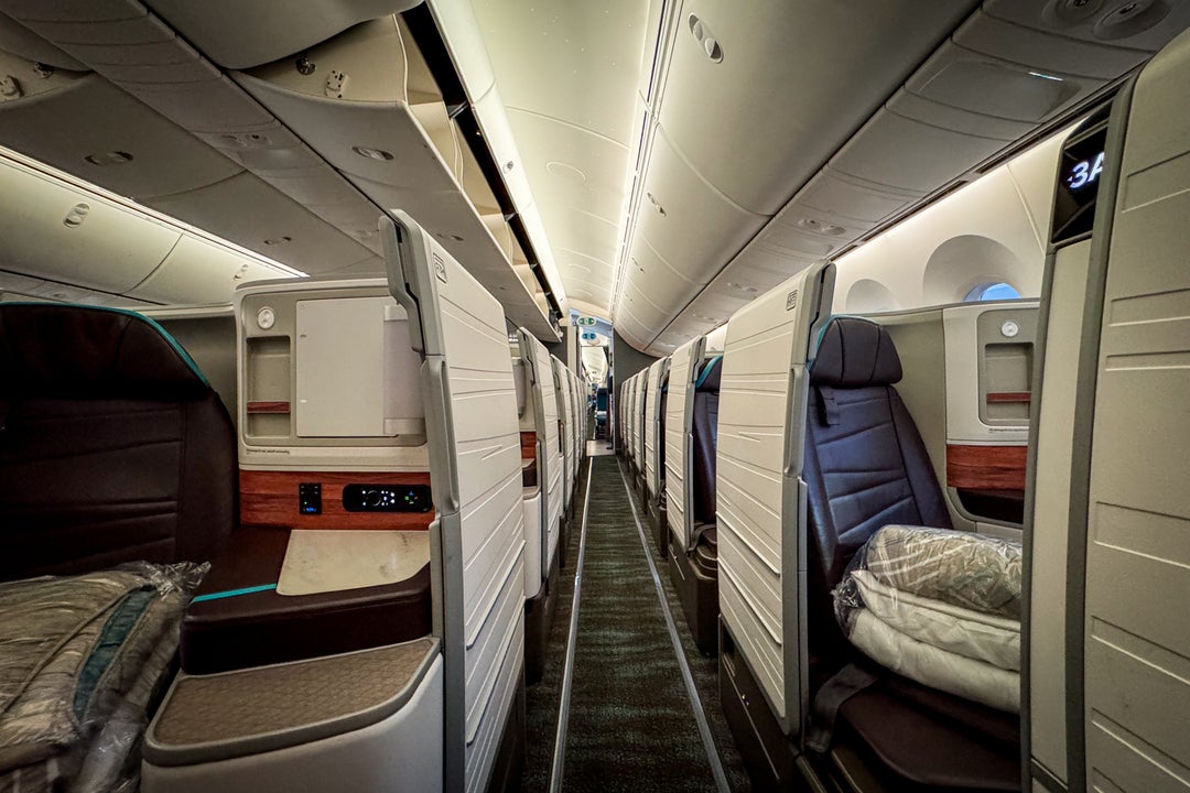 Hawaiian Airlines Boeing 787-9 Dreamliner business class review ...