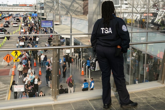 Fears Of Long Tsa Lines Return As Partial Shutdown Drags On The