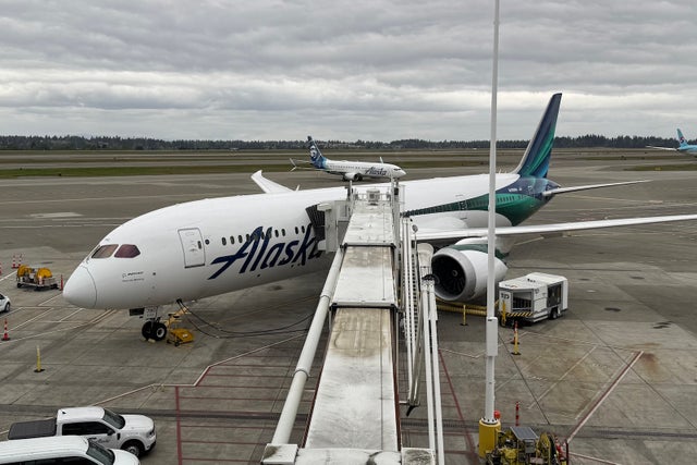 Alaska Airlines plots premium economy, luxe Seattle lounge - The Points Guy